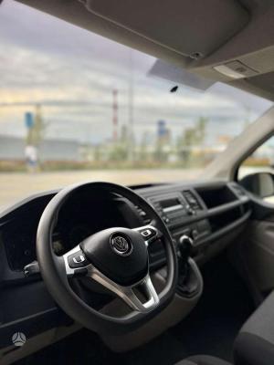 Black Volkswagen Transporter 2016 in Vilnius, with an engine capacity of 2.00 L and mileage of 203 thousand km for 7600 €, photo 4 on AUTOMOTO.COM.LV