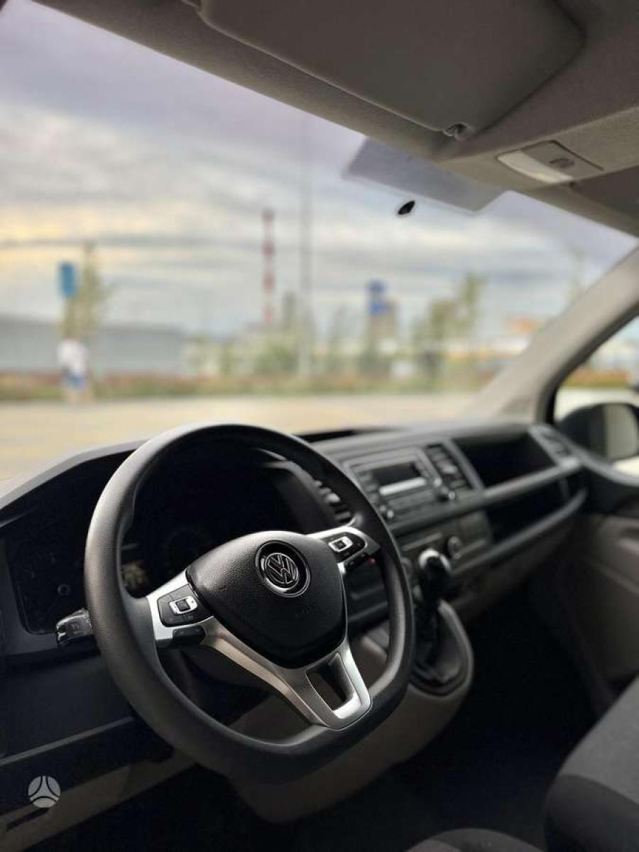 Black Volkswagen Transporter 2016 in Vilnius, with an engine capacity of 2.00 L and mileage of 203 thousand km for 7600 €, photo 4 on AUTOMOTO.COM.LV