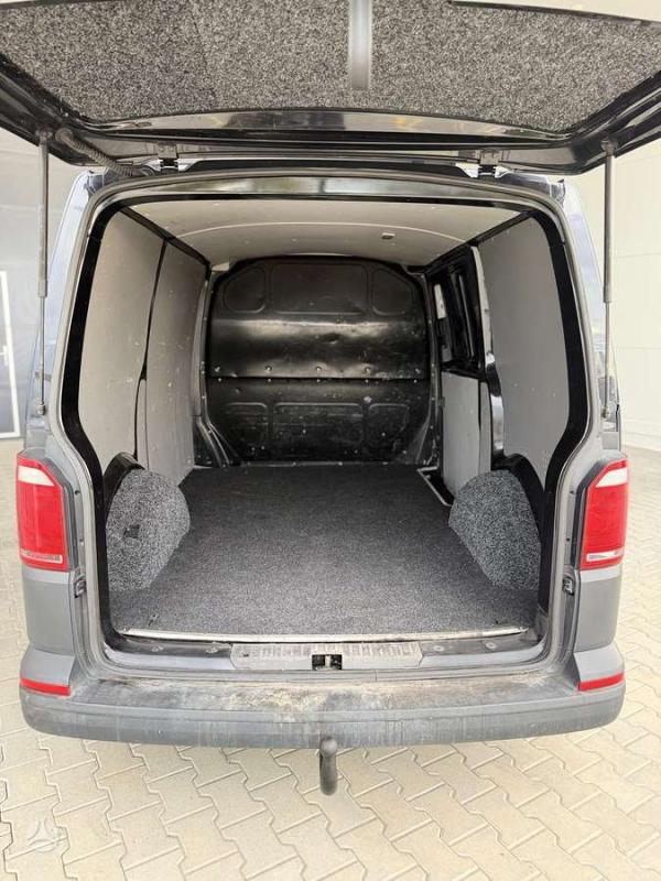 Volkswagen Transporter 2016 in Vilnius on AUTOMOTO.COM.LV Black Volkswagen Transporter 2016 in Vilnius, with an engine capacity of 2.00 L and mileage of 203 thousand km for 7600 €, photo 10 on AUTOMOTO.COM.LV