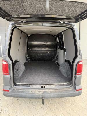Black Volkswagen Transporter 2016 in Vilnius, with an engine capacity of 2.00 L and mileage of 203 thousand km for 7600 €, photo 10 on AUTOMOTO.COM.LV