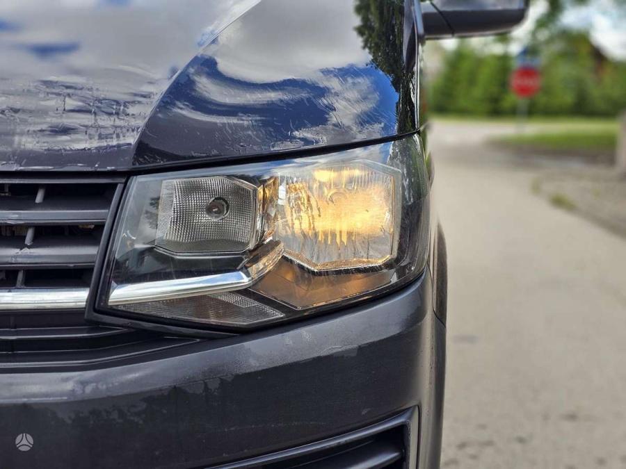Black Volkswagen Transporter 2016 in Rokiskis, with an engine capacity of 2.00 L and mileage of 270 thousand km for 5650 €, photo 11 on AUTOMOTO.COM.LV