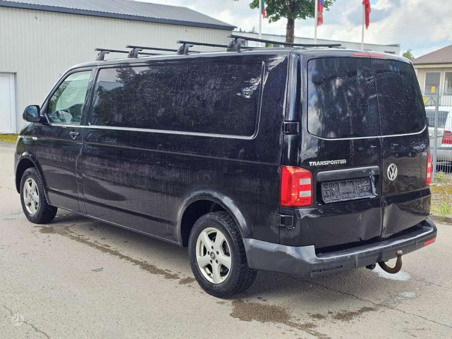 Black Volkswagen Transporter 2016 in Rokiskis, with an engine capacity of 2.00 L and mileage of 270 thousand km for 5650 €, photo 13 on AUTOMOTO.COM.LV