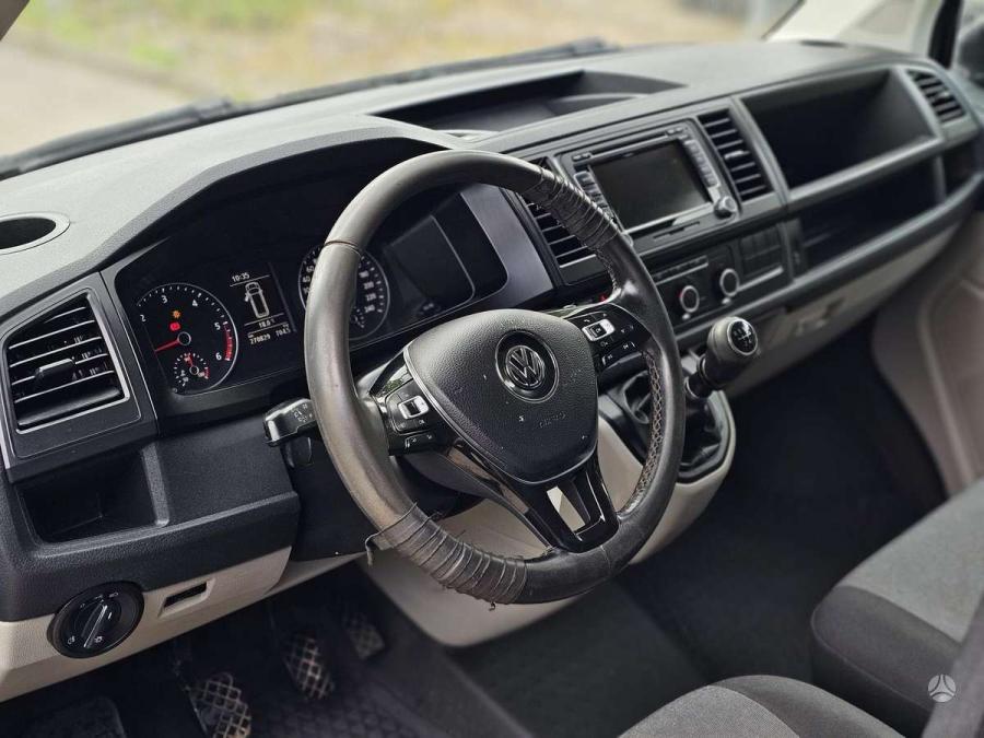 Black Volkswagen Transporter 2016 in Rokiskis, with an engine capacity of 2.00 L and mileage of 270 thousand km for 5650 €, photo 19 on AUTOMOTO.COM.LV