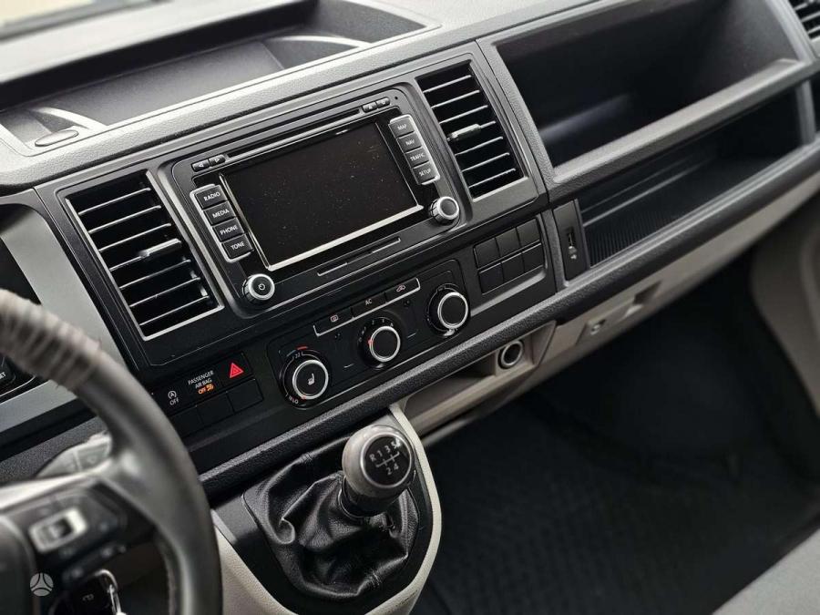 Black Volkswagen Transporter 2016 in Rokiskis, with an engine capacity of 2.00 L and mileage of 270 thousand km for 5650 €, photo 25 on AUTOMOTO.COM.LV