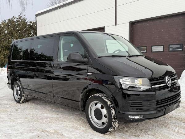 Black Volkswagen Transporter 2017 in Utena, with an engine capacity of 2.00 L and mileage of 199 thousand km for 15950 €, photo 2 on AUTOMOTO.COM.LV