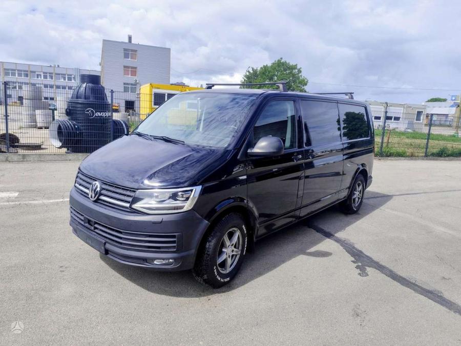 Black Volkswagen Transporter 2017 in Klaipeda, with an engine capacity of 1.97 L and mileage of 263 thousand km for 12500 €, photo 4 on AUTOMOTO.COM.LV