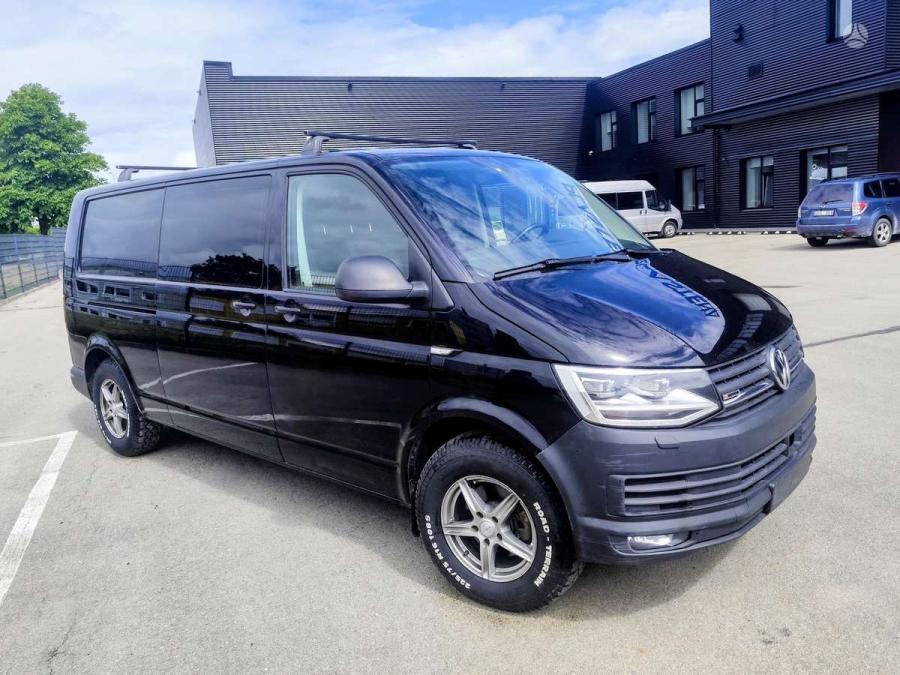 Black Volkswagen Transporter 2017 in Klaipeda, with an engine capacity of 1.97 L and mileage of 263 thousand km for 12500 €, photo 9 on AUTOMOTO.COM.LV