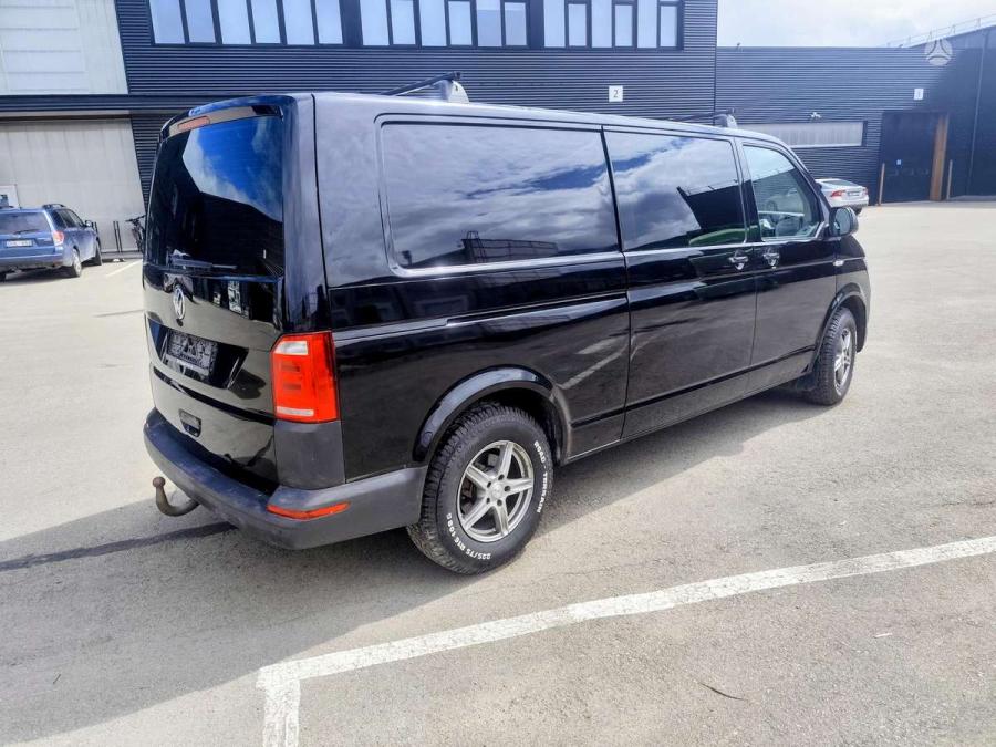 Black Volkswagen Transporter 2017 in Klaipeda, with an engine capacity of 1.97 L and mileage of 263 thousand km for 12500 €, photo 11 on AUTOMOTO.COM.LV
