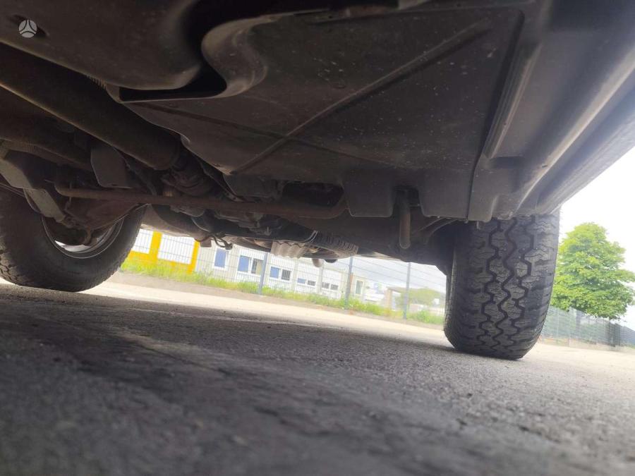 Black Volkswagen Transporter 2017 in Klaipeda, with an engine capacity of 1.97 L and mileage of 263 thousand km for 12500 €, photo 18 on AUTOMOTO.COM.LV