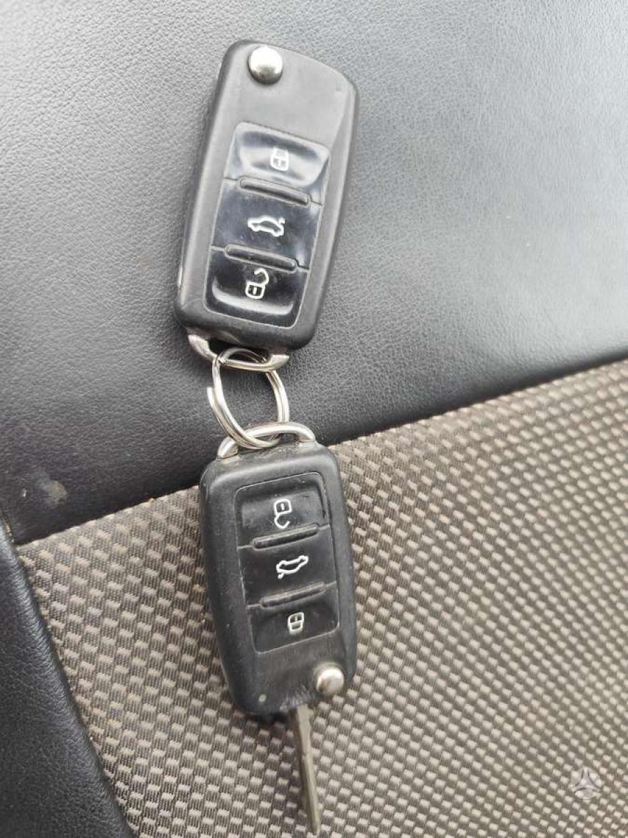 Black Volkswagen Transporter 2017 in Klaipeda, with an engine capacity of 1.97 L and mileage of 263 thousand km for 12500 €, photo 27 on AUTOMOTO.COM.LV