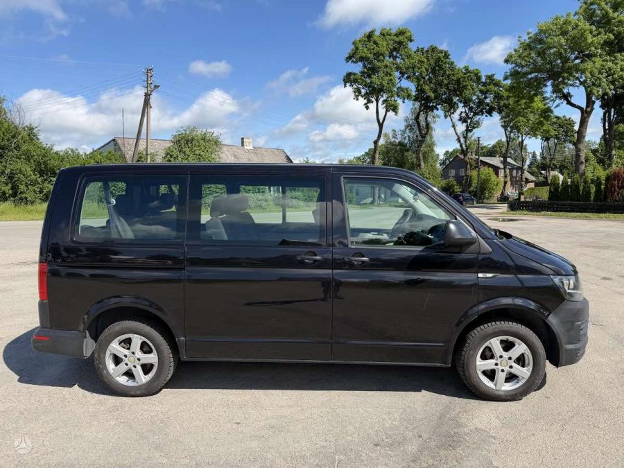 Black Volkswagen Transporter 2017 in Skaudvile, with an engine capacity of 1.97 L and mileage of 347 thousand km for 11700 €, photo 4 on AUTOMOTO.COM.LV