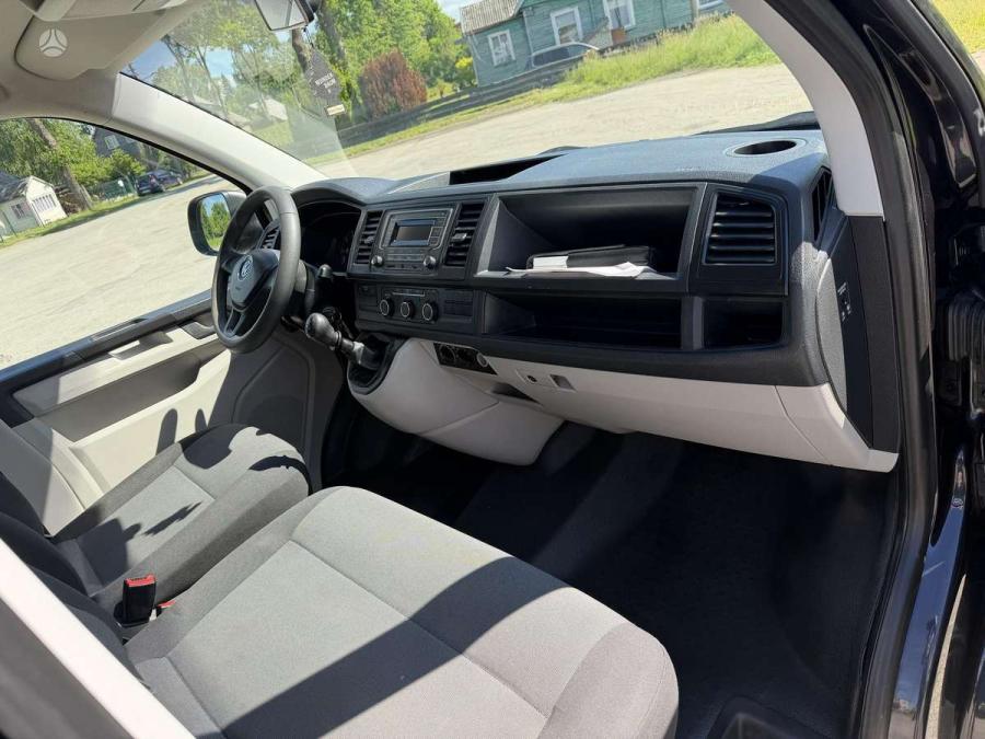 Black Volkswagen Transporter 2017 in Skaudvile, with an engine capacity of 1.97 L and mileage of 347 thousand km for 11700 €, photo 12 on AUTOMOTO.COM.LV