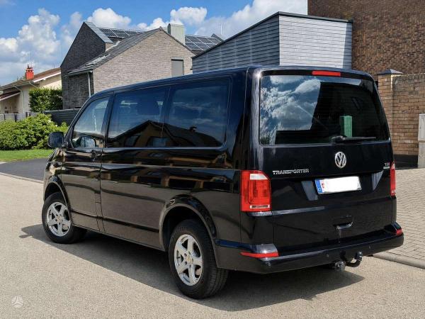 Melns Volkswagen Transporter 2017 Klaipėda, ar dzinēja tilpumu 1.97 L un nobraukumu 222 tūkst. km par 13500 €, foto 4 vietnē AUTOMOTO.COM.LV