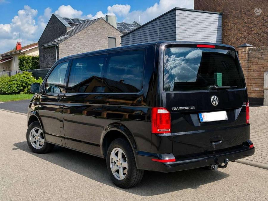 Melns Volkswagen Transporter 2017 Klaipėda, ar dzinēja tilpumu 1.97 L un nobraukumu 222 tūkst. km par 13700 €, foto 6 vietnē AUTOMOTO.COM.LV