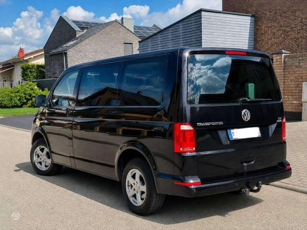 Volkswagen Transporter 2017 Klaipėda vietnē Melns Volkswagen Transporter 2017 Klaipėda, ar dzinēja tilpumu 1.97 L un nobraukumu 222 tūkst. km par 13550 €, foto 6 vietnē AUTOMOTO.COM.LV