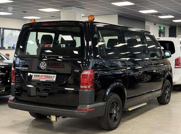 Black Volkswagen Transporter 2018 in Klaipeda, with an engine capacity of 1.97 L and mileage of 220 thousand km for 18450 €, photo 5 on AUTOMOTO.COM.LV