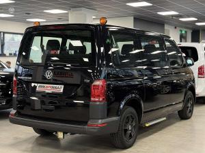 Black Volkswagen Transporter 2018 in Klaipeda, with an engine capacity of 1.97 L and mileage of 220 thousand km for 18450 €, photo 6 on AUTOMOTO.COM.LV