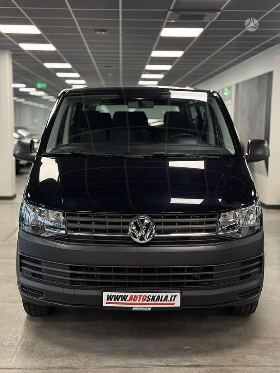 Black Volkswagen Transporter 2018 in Klaipeda, with an engine capacity of 1.97 L and mileage of 220 thousand km for 18450 €, photo 10 on AUTOMOTO.COM.LV