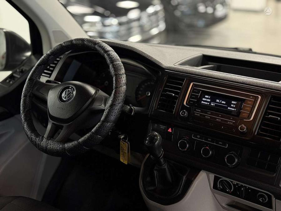 Black Volkswagen Transporter 2018 in Klaipeda, with an engine capacity of 1.97 L and mileage of 220 thousand km for 18450 €, photo 17 on AUTOMOTO.COM.LV