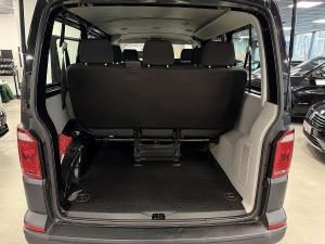 Black Volkswagen Transporter 2018 in Klaipeda, with an engine capacity of 1.97 L and mileage of 220 thousand km for 18450 €, photo 22 on AUTOMOTO.COM.LV