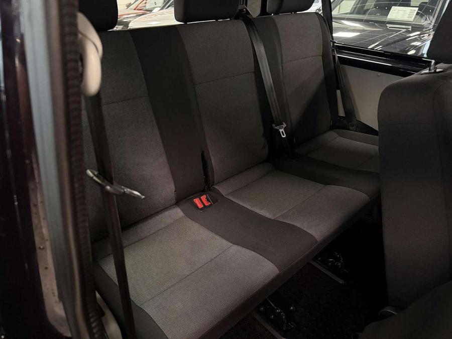 Black Volkswagen Transporter 2018 in Klaipeda, with an engine capacity of 1.97 L and mileage of 220 thousand km for 18450 €, photo 23 on AUTOMOTO.COM.LV