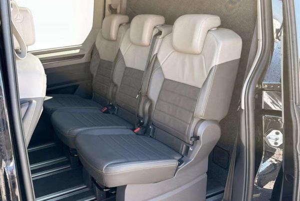Melns Volkswagen Transporter 2023 Viļņa, ar dzinēja tilpumu 1.40 L un nobraukumu 73 tūkst. km par 49200 €, foto 7 vietnē AUTOMOTO.COM.LV