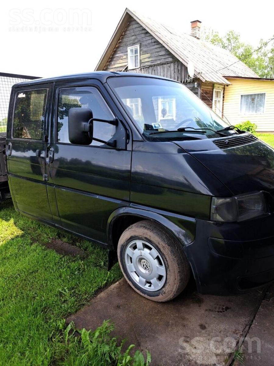 Black Volkswagen Transporter 1993 in Kraslava, with an engine capacity of 2.40 L and mileage of 299 thousand km for 5650 €, photo 1 on AUTOMOTO.COM.LV