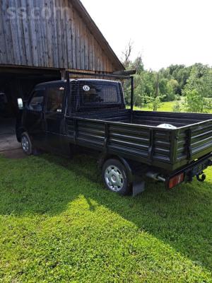Black Volkswagen Transporter 1993 in Kraslava, with an engine capacity of 2.40 L and mileage of 299 thousand km for 5650 €, photo 3 on AUTOMOTO.COM.LV