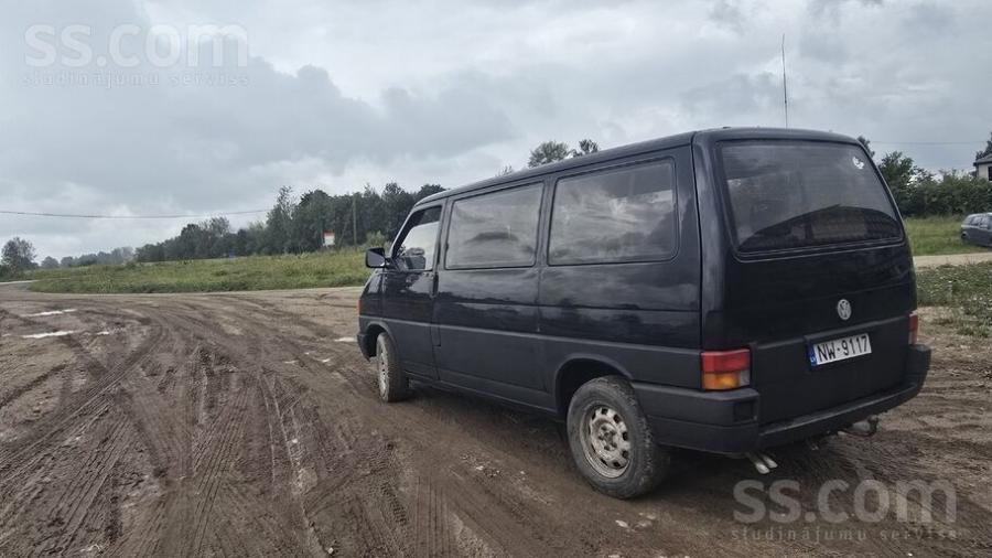 Melns Volkswagen Transporter 1994 Ludza, ar dzinēja tilpumu 1.90 L un nobraukumu 449 tūkst. km par 2150 €, foto 1 vietnē AUTOMOTO.COM.LV
