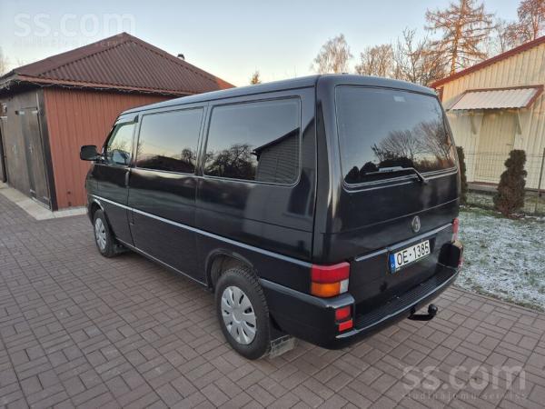 Melns Volkswagen Transporter 2002 Rēzekne, ar dzinēja tilpumu 2.50 L un nobraukumu 395 tūkst. km par 2800 €, foto 4 vietnē AUTOMOTO.COM.LV