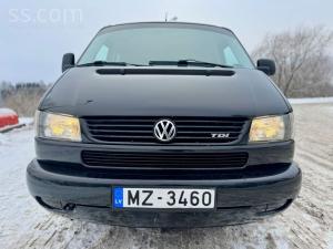 Black Volkswagen Transporter 2004 in Riga, with an engine capacity of 2.50 L and mileage of 520 thousand km for 3400 €, photo  on AUTOMOTO.COM.LV