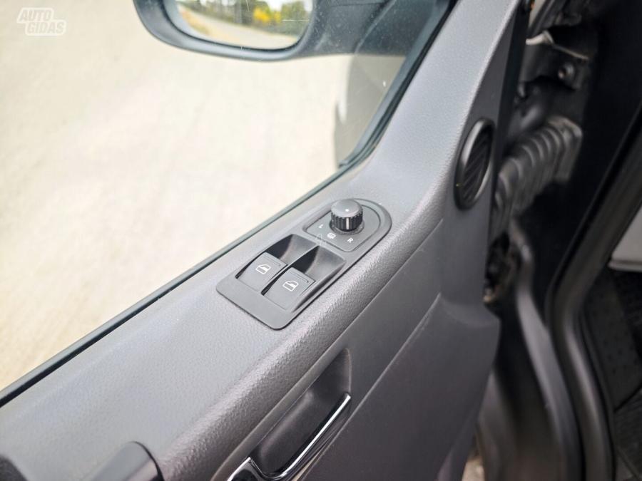 Melns Volkswagen Transporter 2006 Viļņa, ar dzinēja tilpumu 1.90 L un nobraukumu 301 tūkst. km par 5700 €, foto 13 vietnē AUTOMOTO.COM.LV