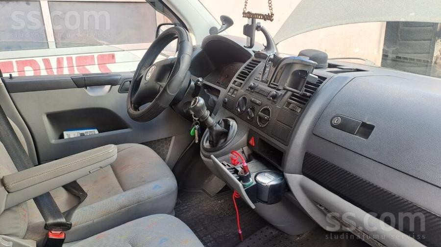 Melns Volkswagen Transporter 2006 Rīga, ar dzinēja tilpumu 2.50 L un nobraukumu 400 tūkst. km par 1700 €, foto 4 vietnē AUTOMOTO.COM.LV