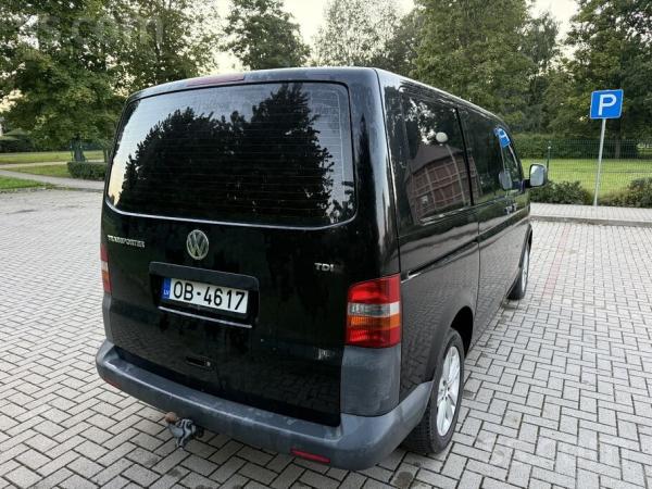 Melns Volkswagen Transporter 2006 Kuldīga, ar dzinēja tilpumu 1.90 L un nobraukumu 370 tūkst. km par 4300 €, foto 4 vietnē AUTOMOTO.COM.LV