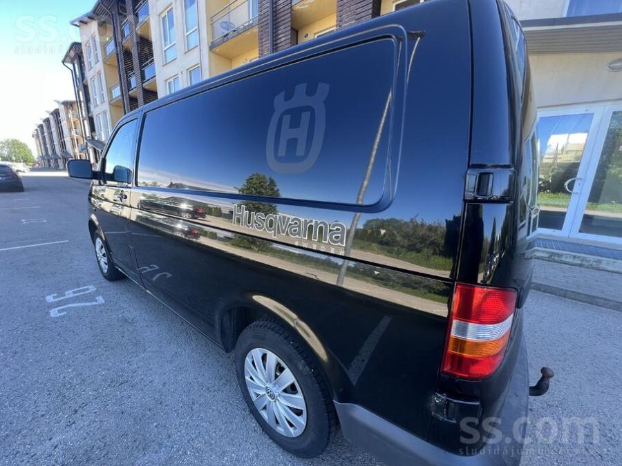 Black Volkswagen Transporter 2007 in Riga, with an engine capacity of 1.90 L and mileage of 400 thousand km for 3900 €, photo 3 on AUTOMOTO.COM.LV