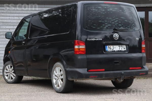 Melns Volkswagen Transporter 2007 Valmiera, ar dzinēja tilpumu 1.90 L un nobraukumu 0 tūkst. km par 4100 €, foto 4 vietnē AUTOMOTO.COM.LV