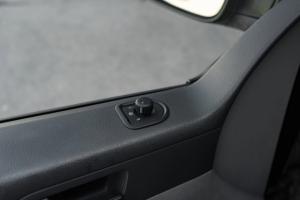 Melns Volkswagen Transporter 2007 Rīga, ar dzinēja tilpumu 1.90 L un nobraukumu 354 tūkst. km par 4590 €, foto 3 vietnē AUTOMOTO.COM.LV
