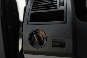 Melns Volkswagen Transporter 2007 Rīga, ar dzinēja tilpumu 1.90 L un nobraukumu 354 tūkst. km par 4590 €, foto 4 vietnē AUTOMOTO.COM.LV