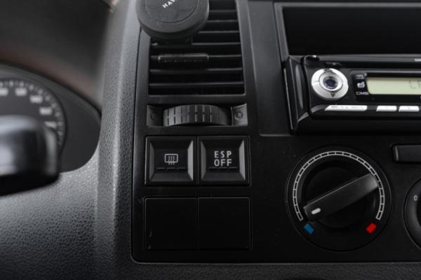 Melns Volkswagen Transporter 2007 Rīga, ar dzinēja tilpumu 1.90 L un nobraukumu 354 tūkst. km par 4590 €, foto 4 vietnē AUTOMOTO.COM.LV