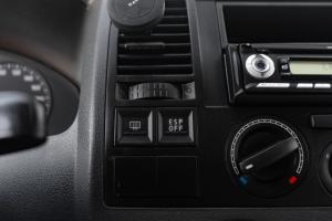 Melns Volkswagen Transporter 2007 Rīga, ar dzinēja tilpumu 1.90 L un nobraukumu 354 tūkst. km par 4590 €, foto 5 vietnē AUTOMOTO.COM.LV