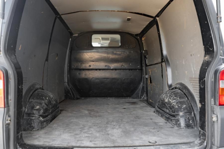 Melns Volkswagen Transporter 2007 Rīga, ar dzinēja tilpumu 1.90 L un nobraukumu 354 tūkst. km par 4590 €, foto 16 vietnē AUTOMOTO.COM.LV