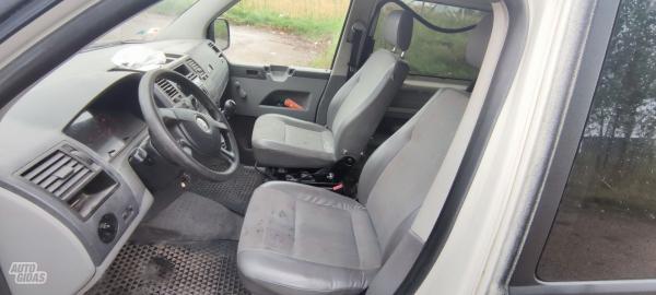 Black Volkswagen Transporter 2008 in Kaunas, with an engine capacity of 1.90 L and mileage of 509 thousand km for 3500 €, photo 8 on AUTOMOTO.COM.LV