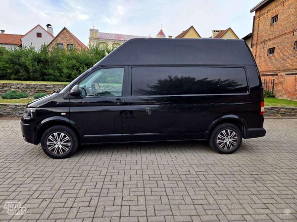 Melns Volkswagen Transporter 2010 Viļņa, ar dzinēja tilpumu 2.00 L un nobraukumu 367 tūkst. km par 8600 €, foto 4 vietnē AUTOMOTO.COM.LV