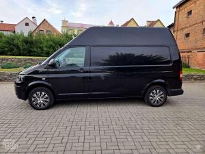 Black Volkswagen Transporter 2010 in Vilnius, with an engine capacity of 2.00 L and mileage of 367 thousand km for 8600 €, photo 4 on AUTOMOTO.COM.LV
