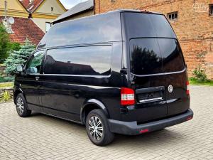 Black Volkswagen Transporter 2010 in Vilnius, with an engine capacity of 2.00 L and mileage of 367 thousand km for 8600 €, photo 5 on AUTOMOTO.COM.LV