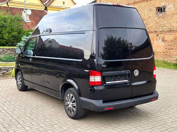 Melns Volkswagen Transporter 2010 Viļņa, ar dzinēja tilpumu 2.00 L un nobraukumu 367 tūkst. km par 8600 €, foto 6 vietnē AUTOMOTO.COM.LV