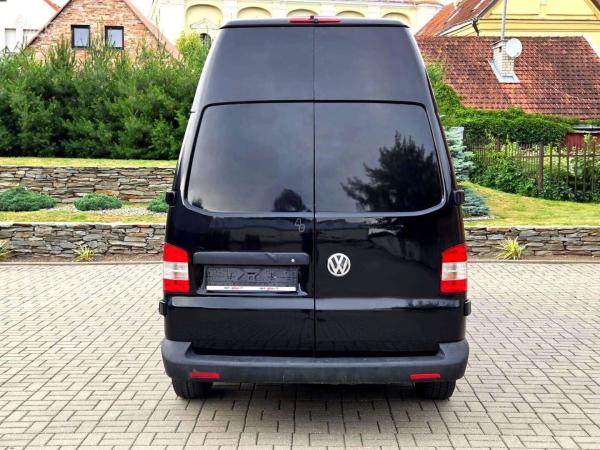 Melns Volkswagen Transporter 2010 Viļņa, ar dzinēja tilpumu 2.00 L un nobraukumu 367 tūkst. km par 8600 €, foto 7 vietnē AUTOMOTO.COM.LV