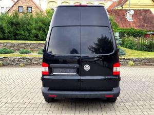 Black Volkswagen Transporter 2010 in Vilnius, with an engine capacity of 2.00 L and mileage of 367 thousand km for 8600 €, photo 7 on AUTOMOTO.COM.LV