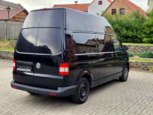 Black Volkswagen Transporter 2010 in Vilnius, with an engine capacity of 2.00 L and mileage of 367 thousand km for 8600 €, photo 8 on AUTOMOTO.COM.LV