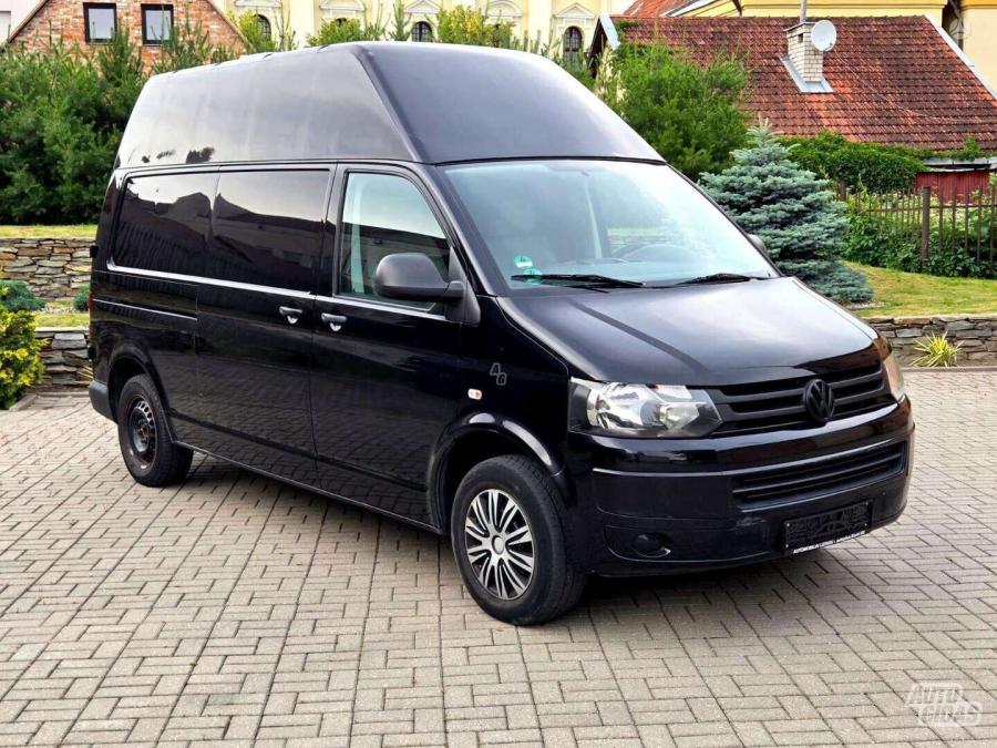 Black Volkswagen Transporter 2010 in Vilnius, with an engine capacity of 2.00 L and mileage of 367 thousand km for 8600 €, photo 11 on AUTOMOTO.COM.LV